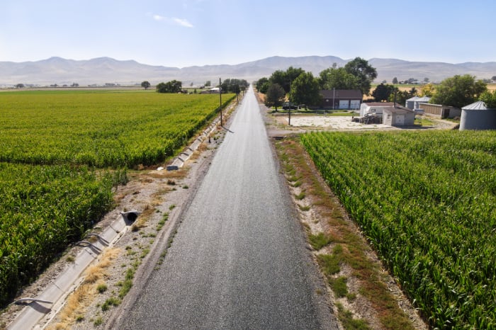 Perma-Zyme Soil Stabilizer Road Features