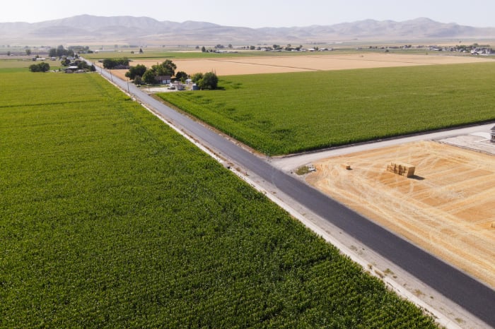 Perma-Zyme Soil Stabilizer Road Features